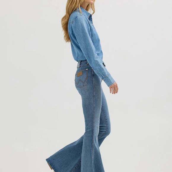 Wrangler | Jeans | Wrangler X Lainey Wilson Daydream Flare Bell Bottoms ...